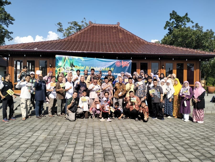 Penuh Keakraban: Halal Bi Halal LPCRPM PP Muhammadiyah 1446 H | LPCR PM ...